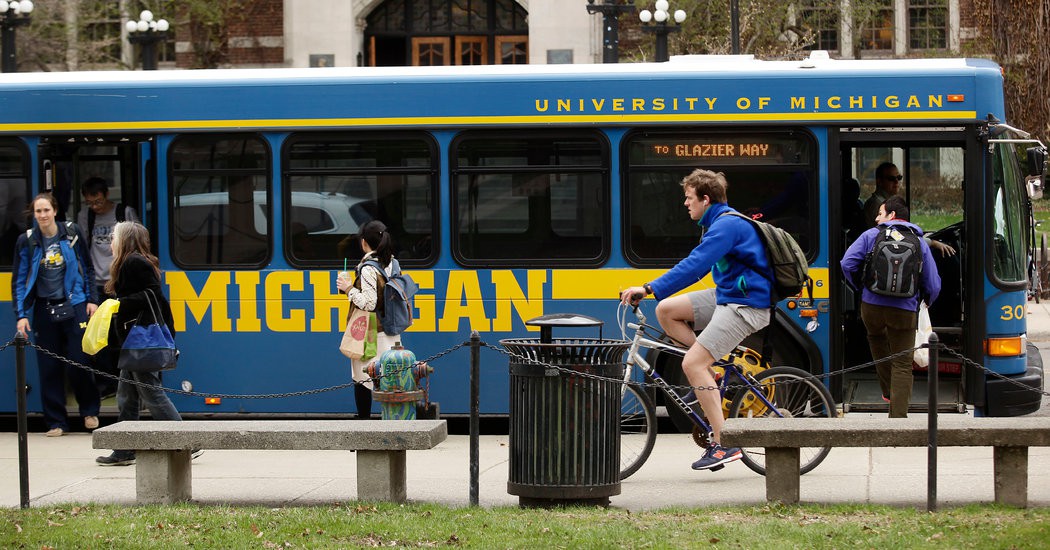 Trường Đại học Michigan (University of Michigan), thành phố Ann Arbor ...